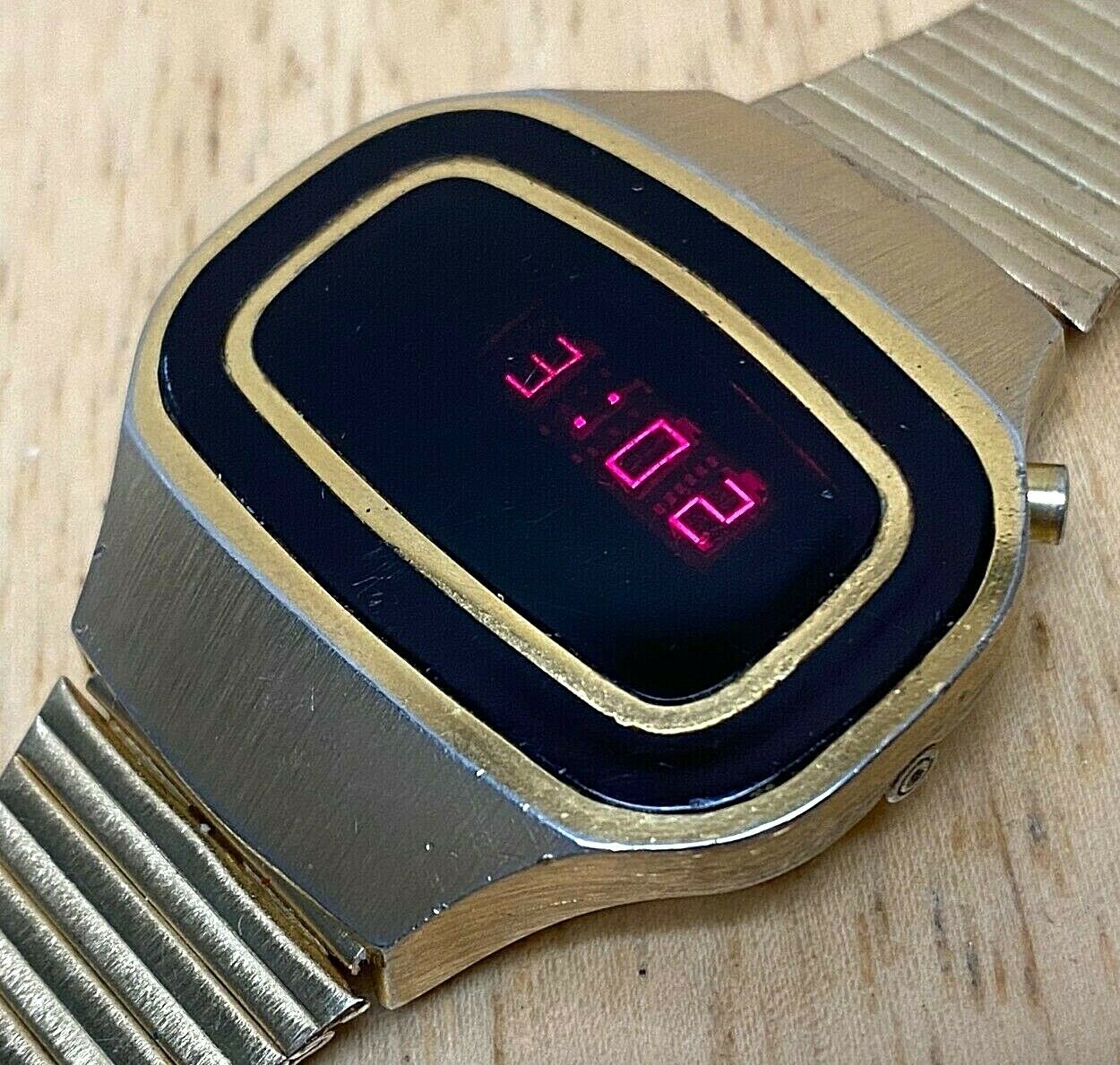 RARE VTG LA GENERALE Men Gold Tone Swiss RED LED Digital Chronograph W ...